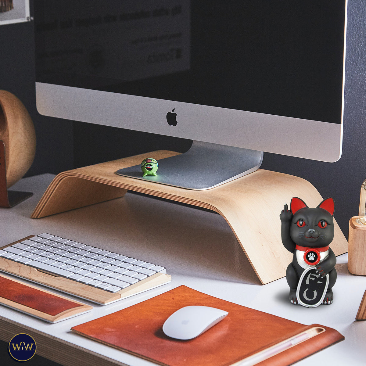 Bad Cattitude - Maneki Neko Middle Finger Cat – World of Wonders Gifts